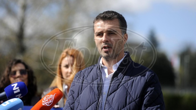 Fonet :: Društvo :: Gde su završili potpisi