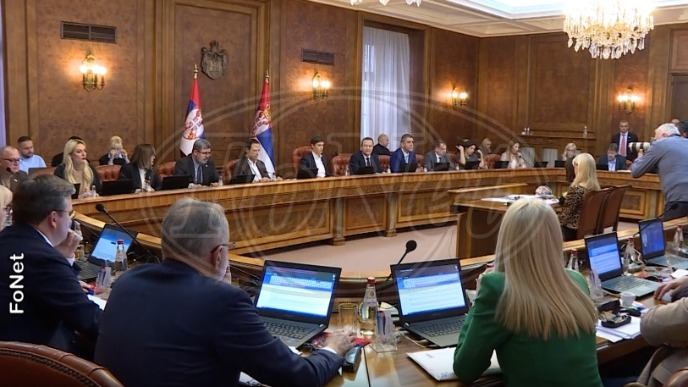 Fonet :: Politika :: Ograničena cena goriva