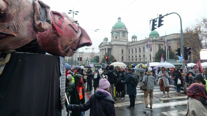Fonet :: Srbija :: Kod Skupštine: Hoćemo izbore